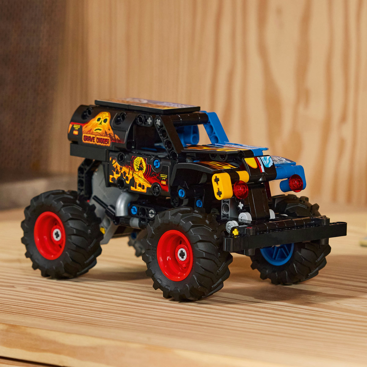 LEGO Technic. Monster Jam Grave Digger foc si gheata [42219] - , Lego ...